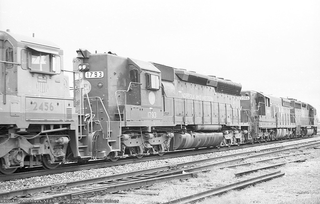N&W SD-45 1793